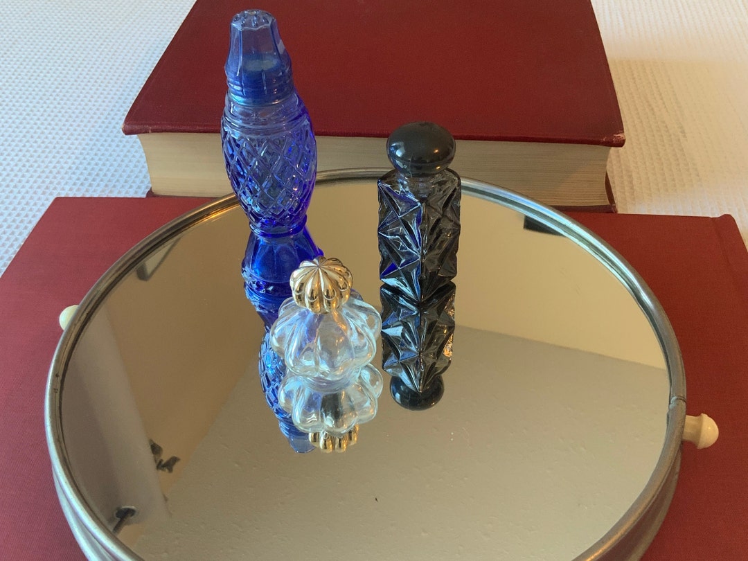 Perfume Carousel. Vintage, Rotating. Make up Display. Jewelry Table ...