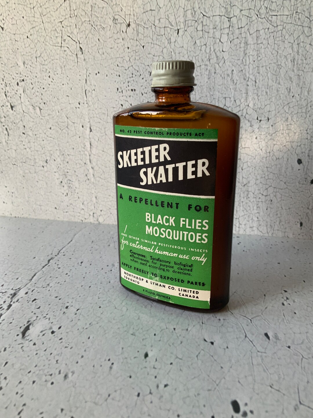 Skeeter Skatter Vintage Mosquito Repellant. Vintage Glass Bottle, Paper ...