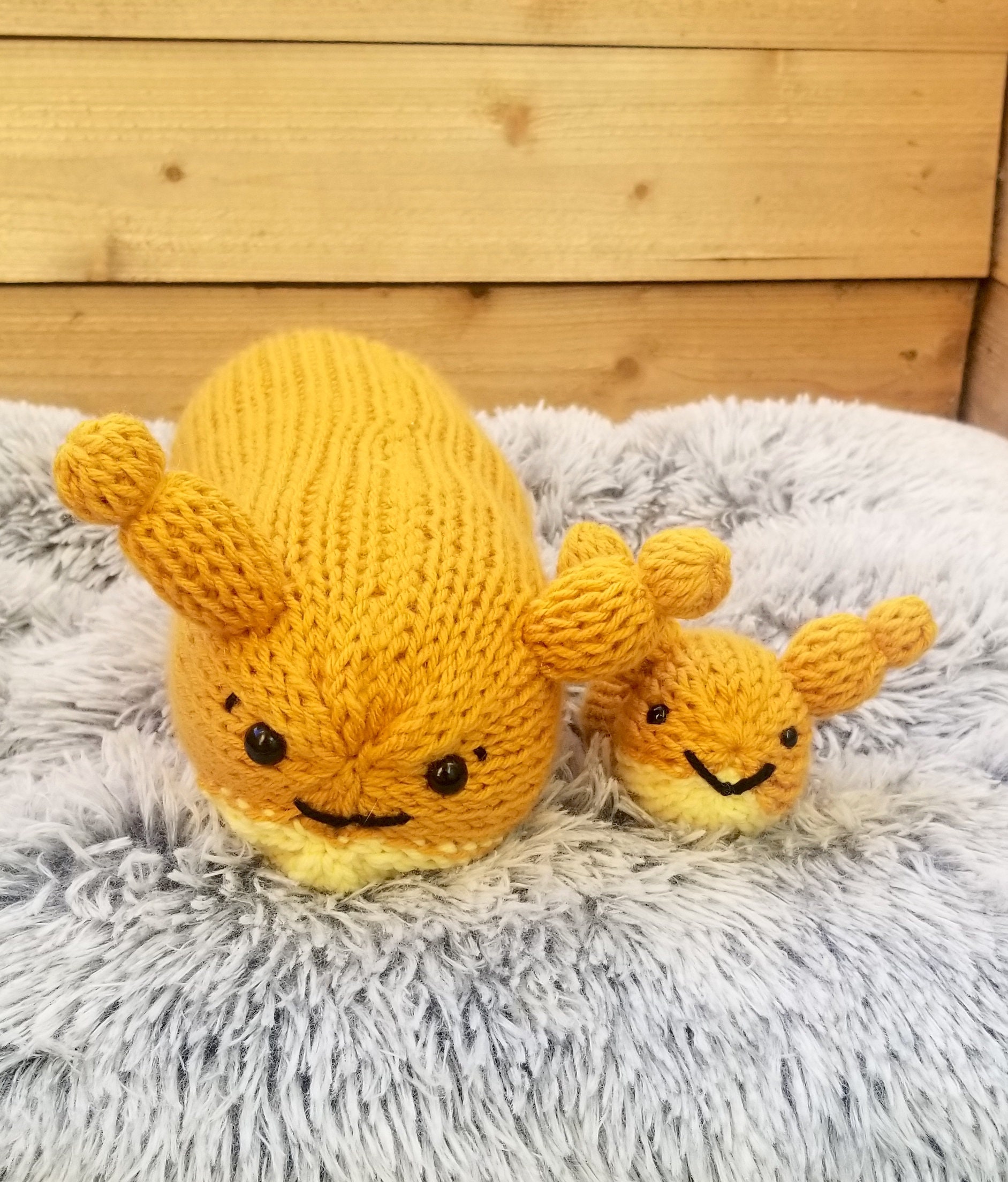 Banana Slug Machine Knitting Pattern - Etsy