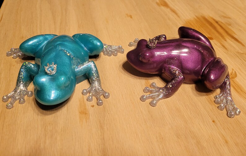 Resin Frog Prince Frog Figurine Frog Gift - Etsy