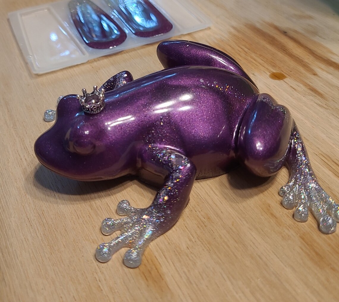 Resin Frog Prince Frog Figurine Frog Gift - Etsy