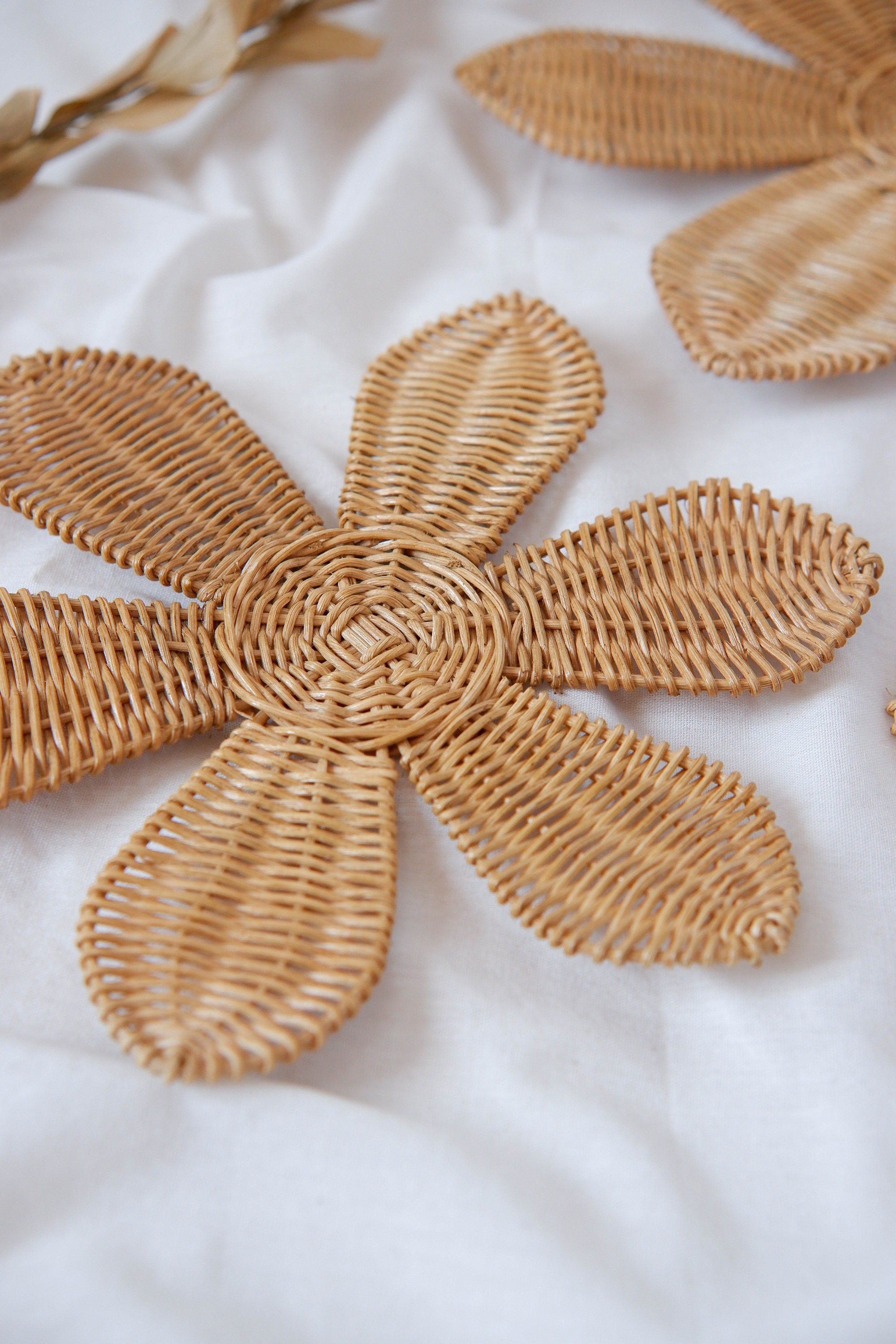 Rattan Flower Wall Decor Set of 3 Rattan Daisy Wall Decor - Etsy