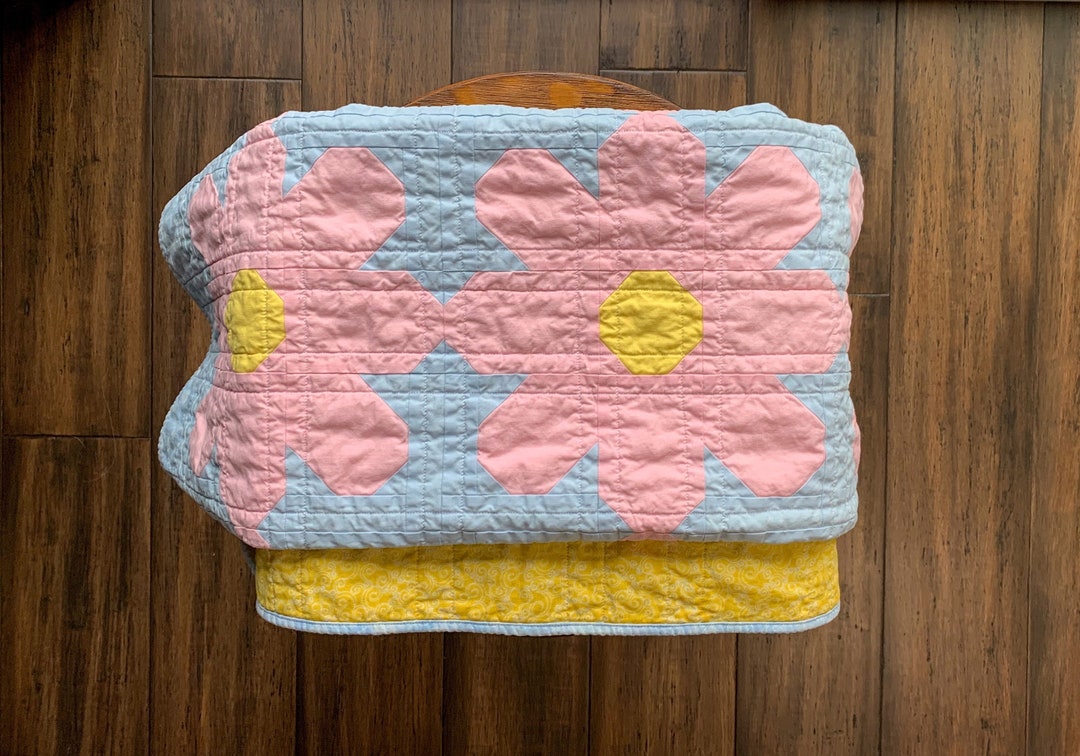 Handmade Crib Sized Daisy Baby Quilt - Floral Baby Blanket - Heirloom ...