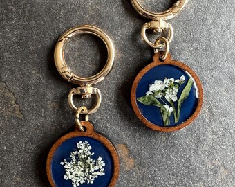 Real Pressed Flower Wood Resin Keychain - Etsy