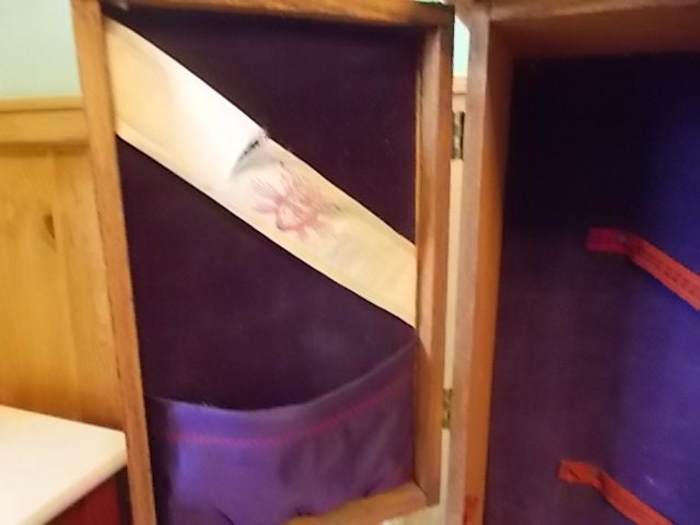 Antique~catholic~altar Box~communion~chalice~box~catholic Artifact~holy ...