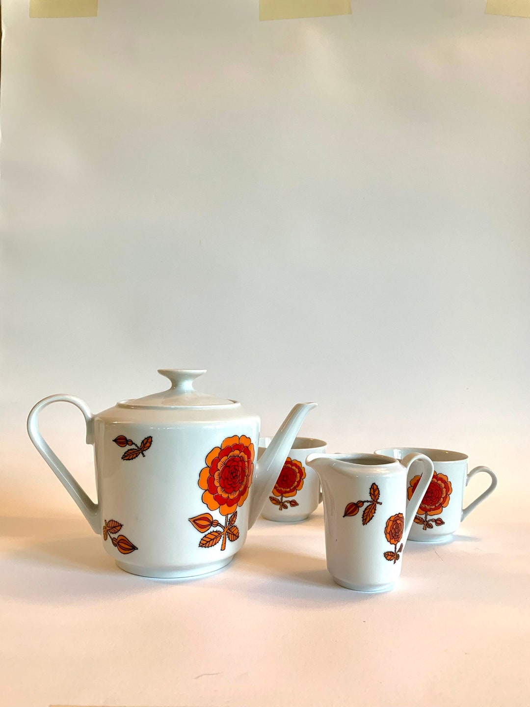 Kahla Tea Coffee Set With 5 Cups, Teapot, and Milk Jug. the 70s Design Flower Pattern, Red and ...