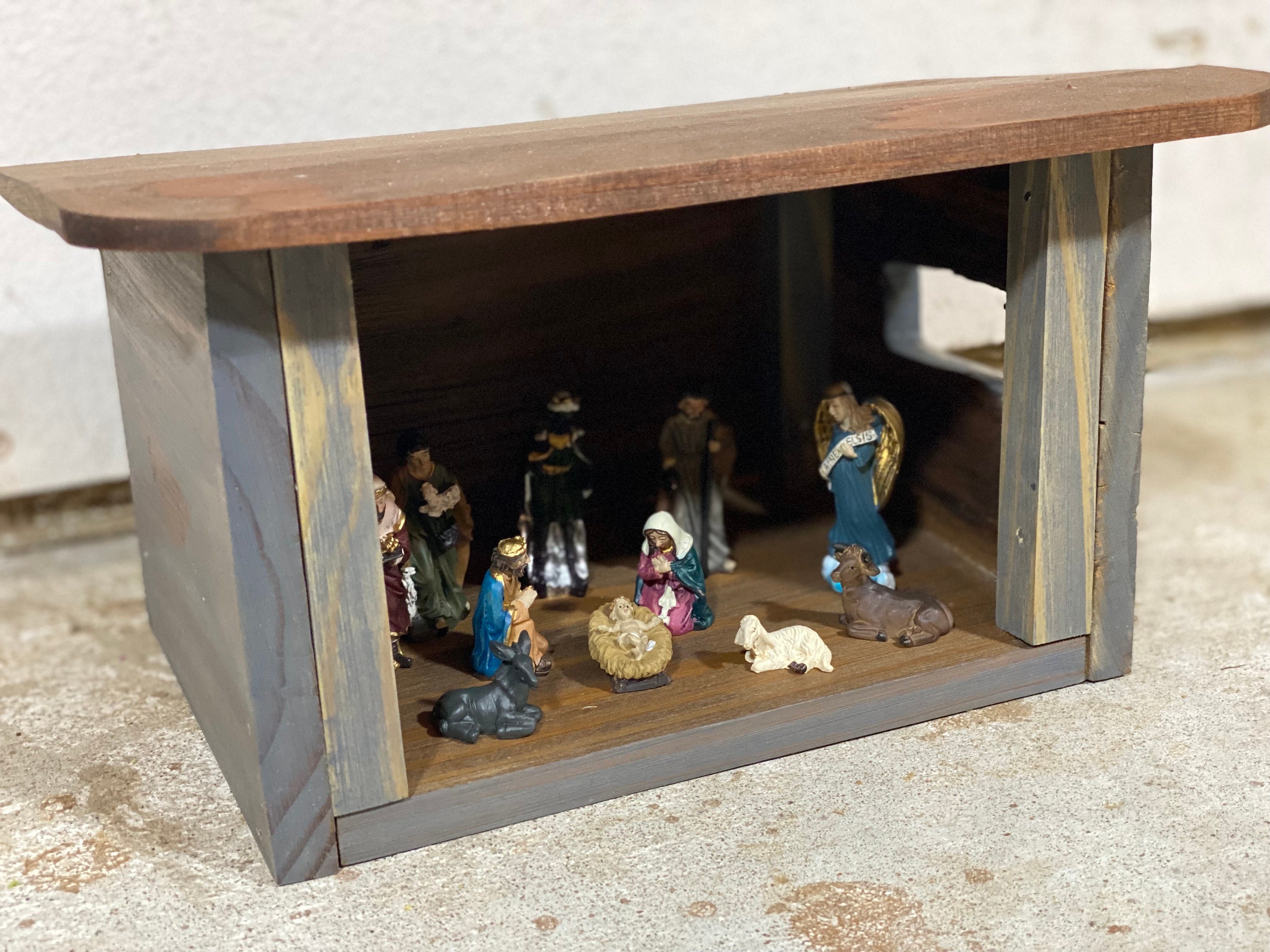 Small Christmas Manger and Nativity Figurines - Etsy