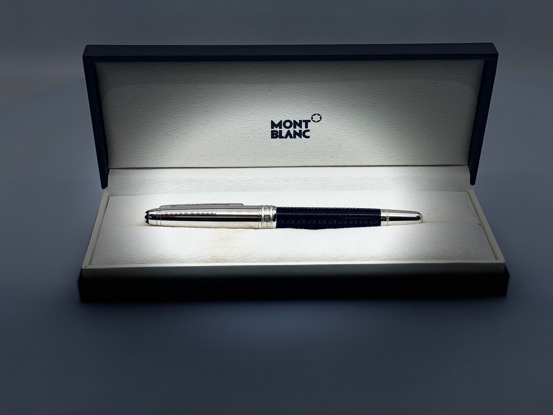 Montblanc Meisterstück Solitaire Doue Signum - Black Resin Fountain Pen ...