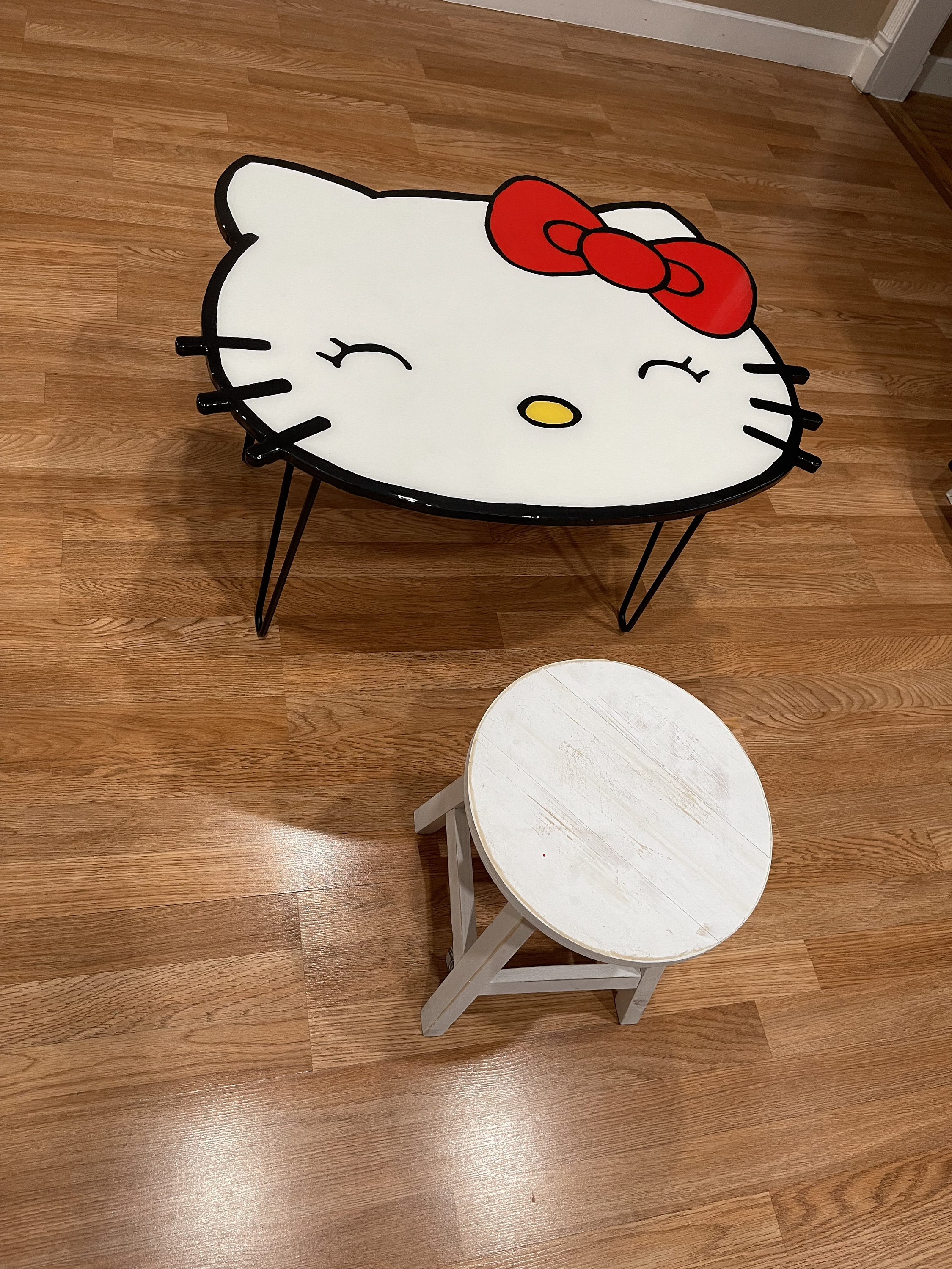 Hello Kitty Epoxy Table - Etsy