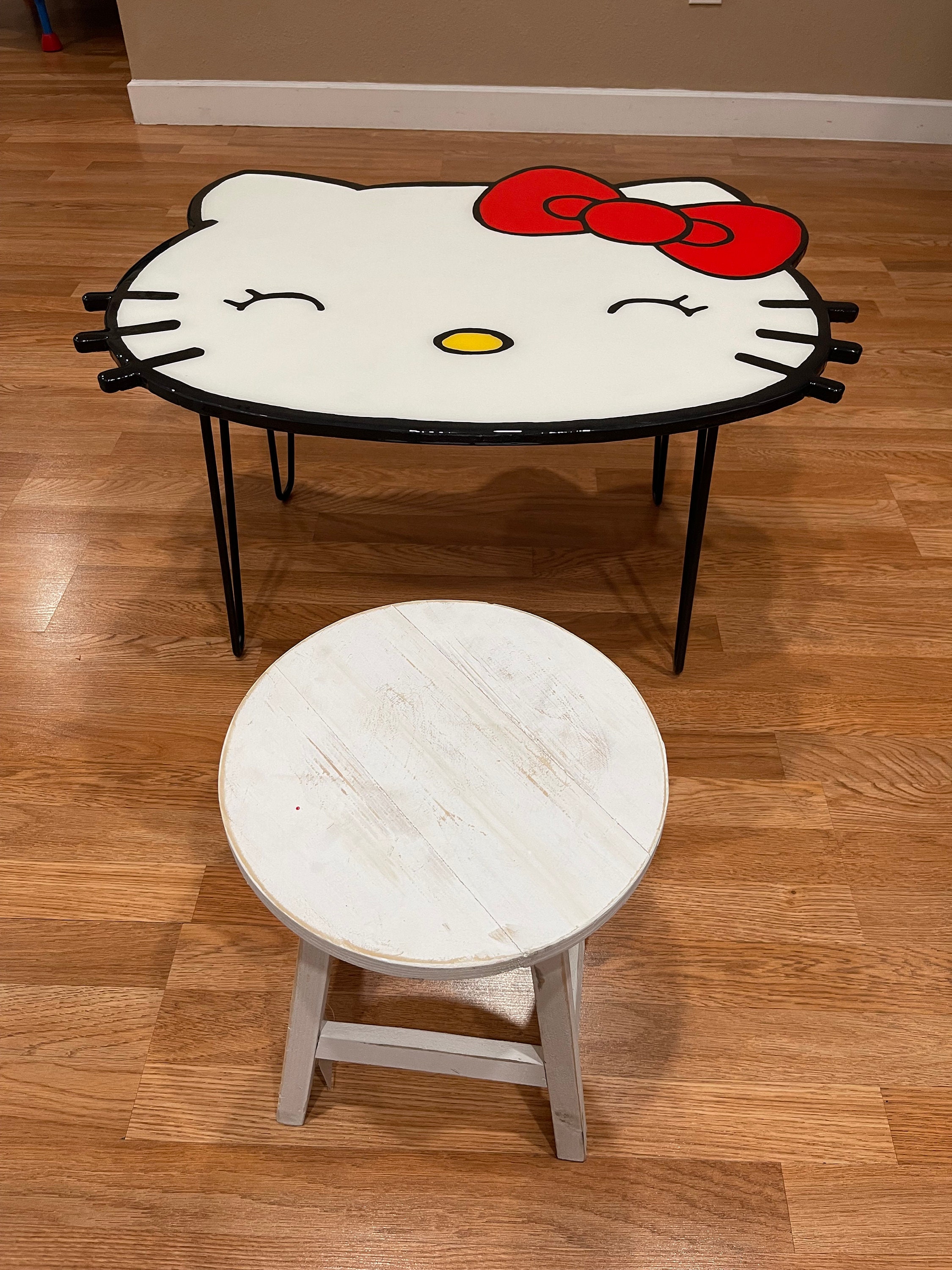 Hello Kitty Epoxy Table - Etsy