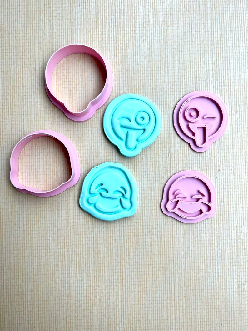 Emoji Cookie Cutters and Stamp - Etsy