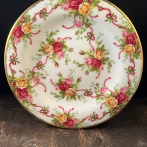 2001 Royal Albert Old Country Roses Ruby Celebration 7.75 Plate - Etsy