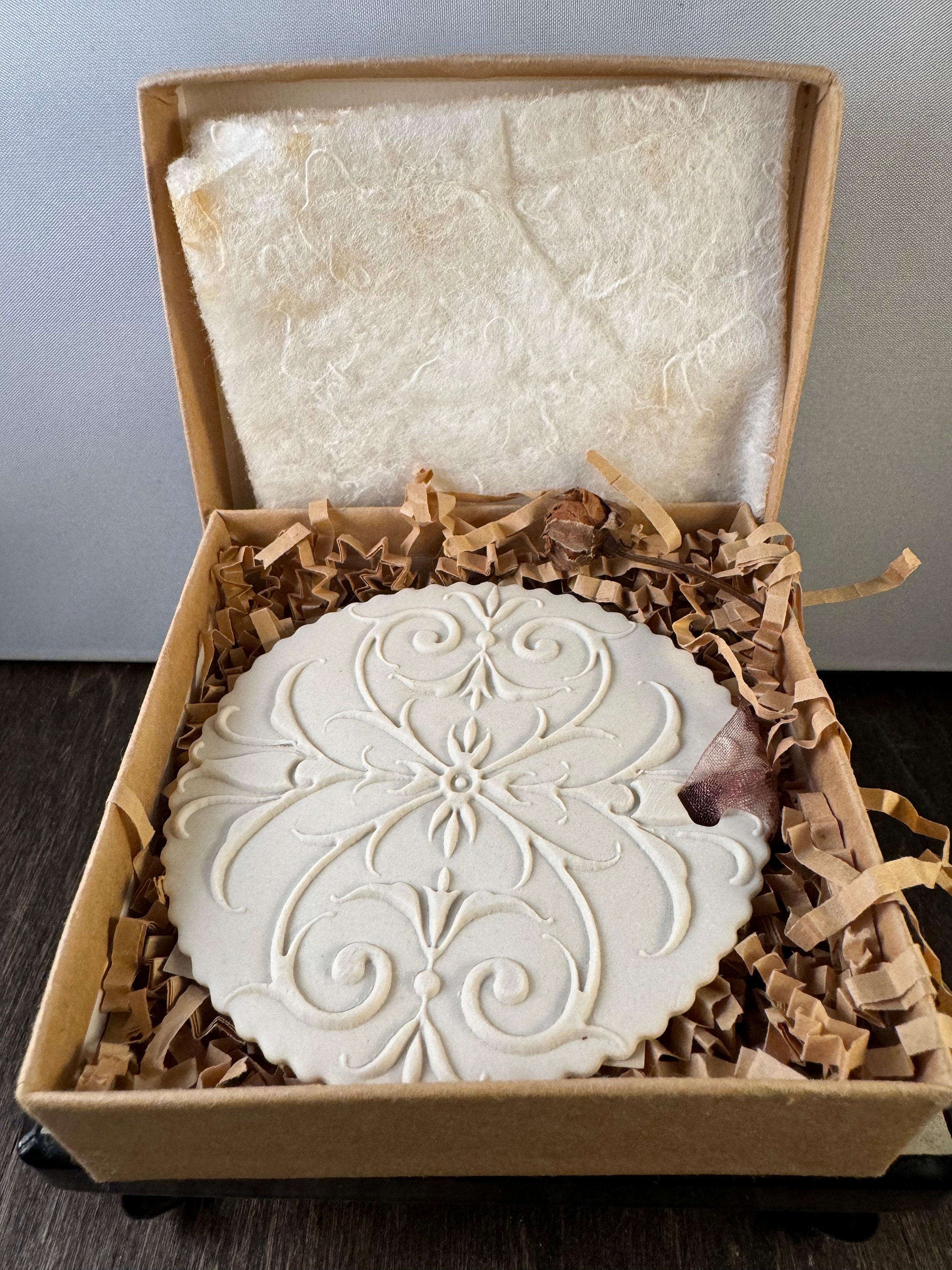 Vintage Hooven and Hooven Porcelain Round Ornament - Etsy