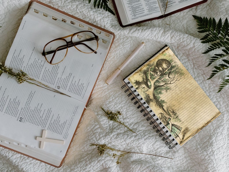Alice in Wonderland Writing Papers, Alice Writing Paper, Vintage Alice ...