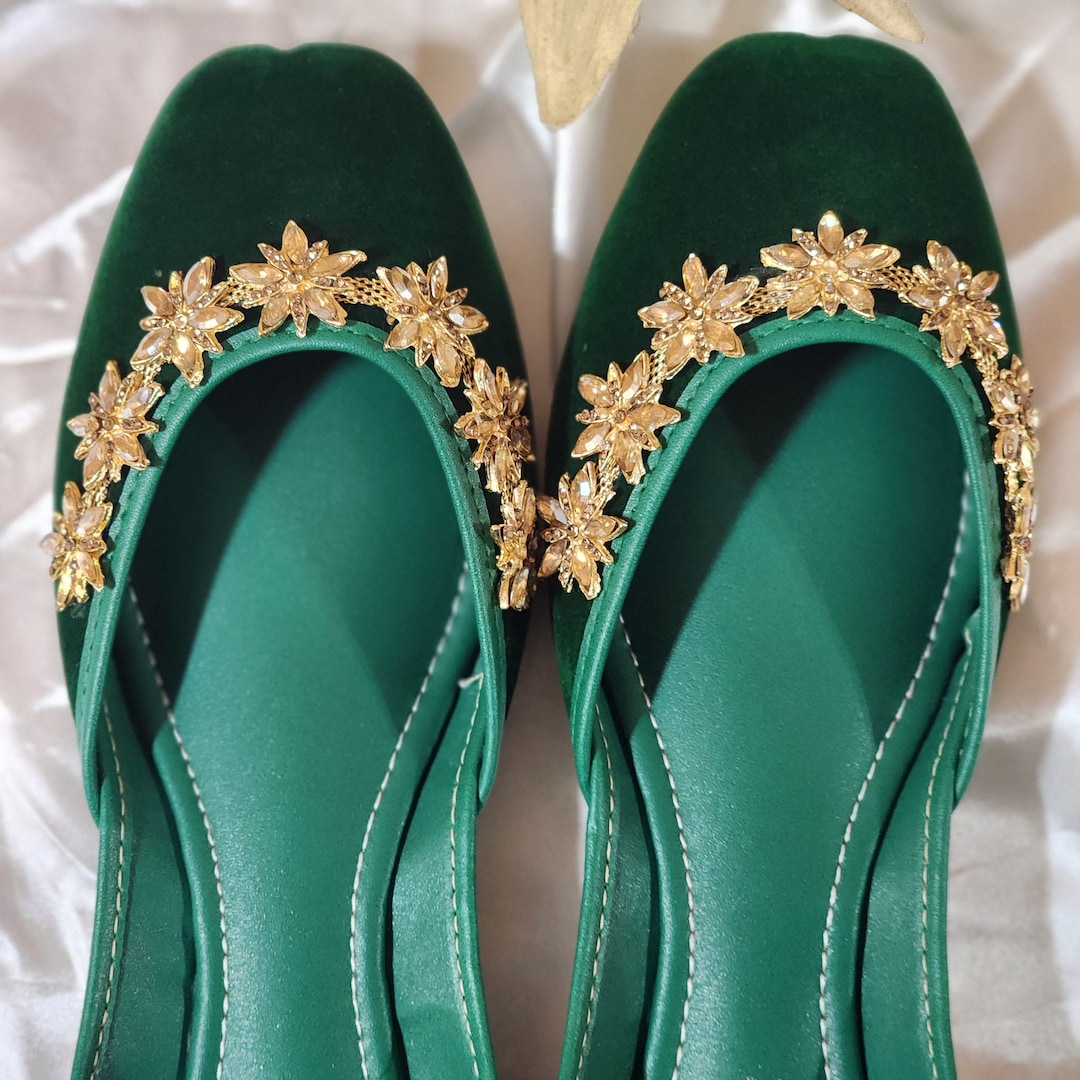 Handmade Green Velvet Khussa With Chain Tassel for Women - Etsy