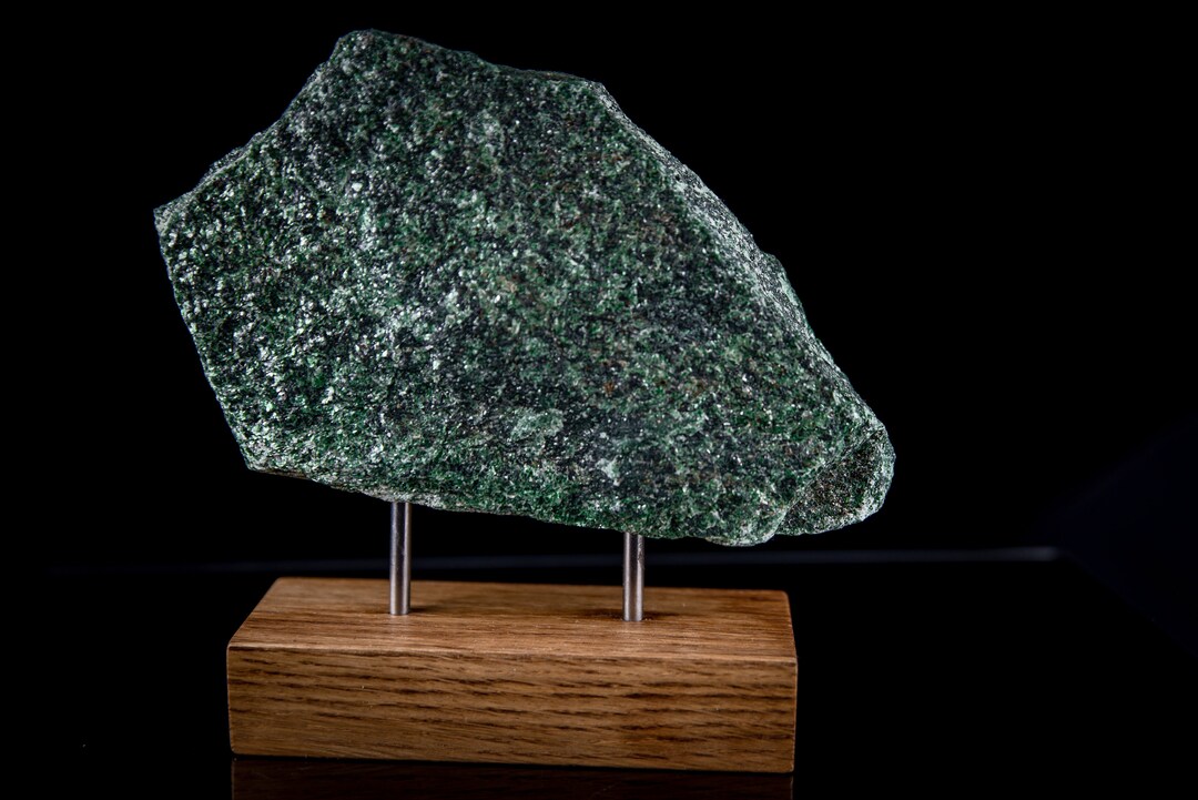 Green Rock on Stand,stone on Stand,rock Decoration,stone Sculpture ...