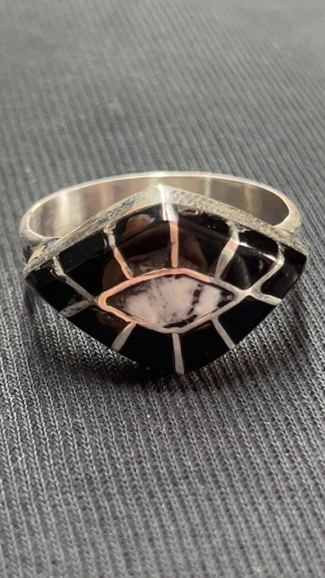 Native American Zuni Jewelry Handmade Inlay Onyx and White Buffalo ...