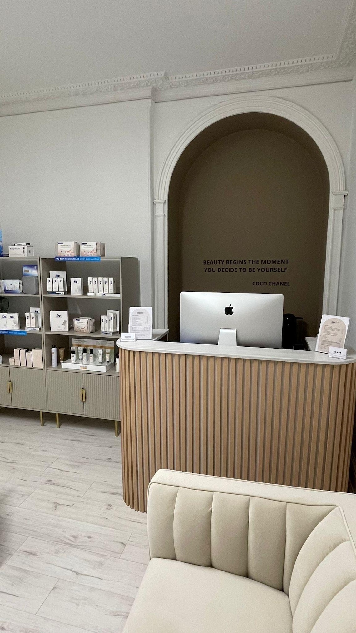 Luxury Beauty Reception Desk - Hair Salon Reception Desk - Clinic ...