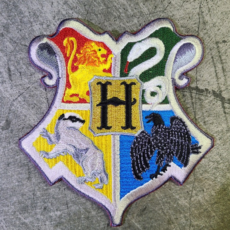 6 Harry Potter Hogwarts Crest for the Finicky for Details - Etsy