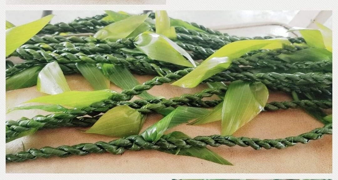 Fresh Ti Leaf Lei: Hawaiian Neck Garland, Made in Hawai'i - Etsy