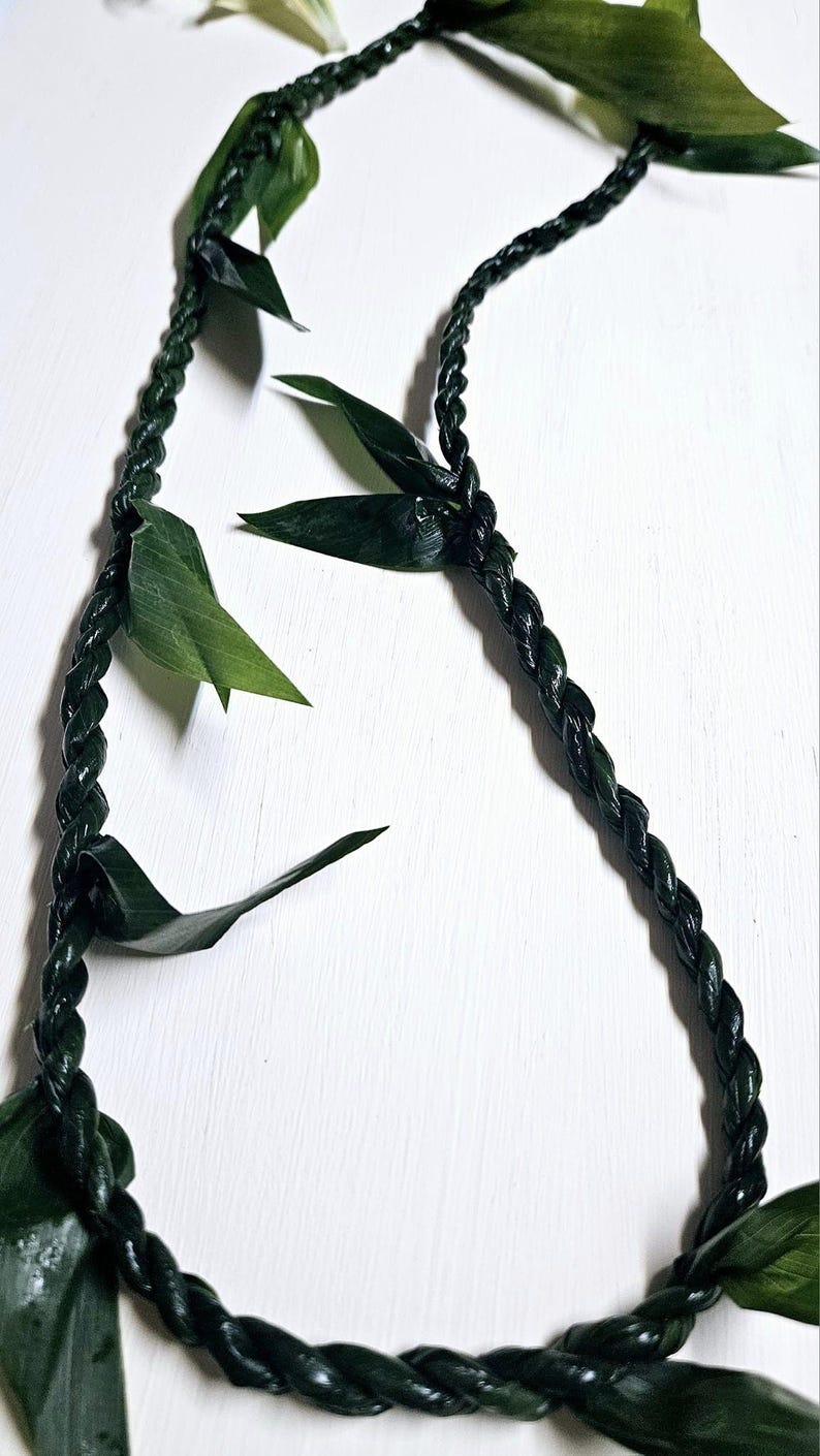 Ti Leaf Lei: Graduation Gift, Hawaiian Lei (22") - Etsy