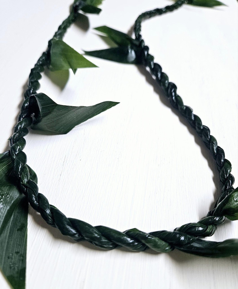 Ti Leaf Lei: Hawaiian Celebration Lei - Etsy