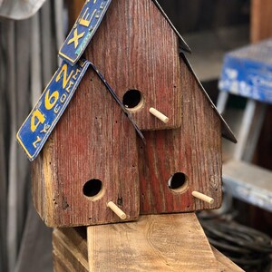 Rustic Reclaimed Wood Birdhouse With Vintage License Plate Roof ...