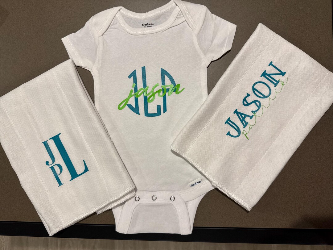 Custom Vinyl Monogram Baby Onesie and Burp Cloth - Etsy