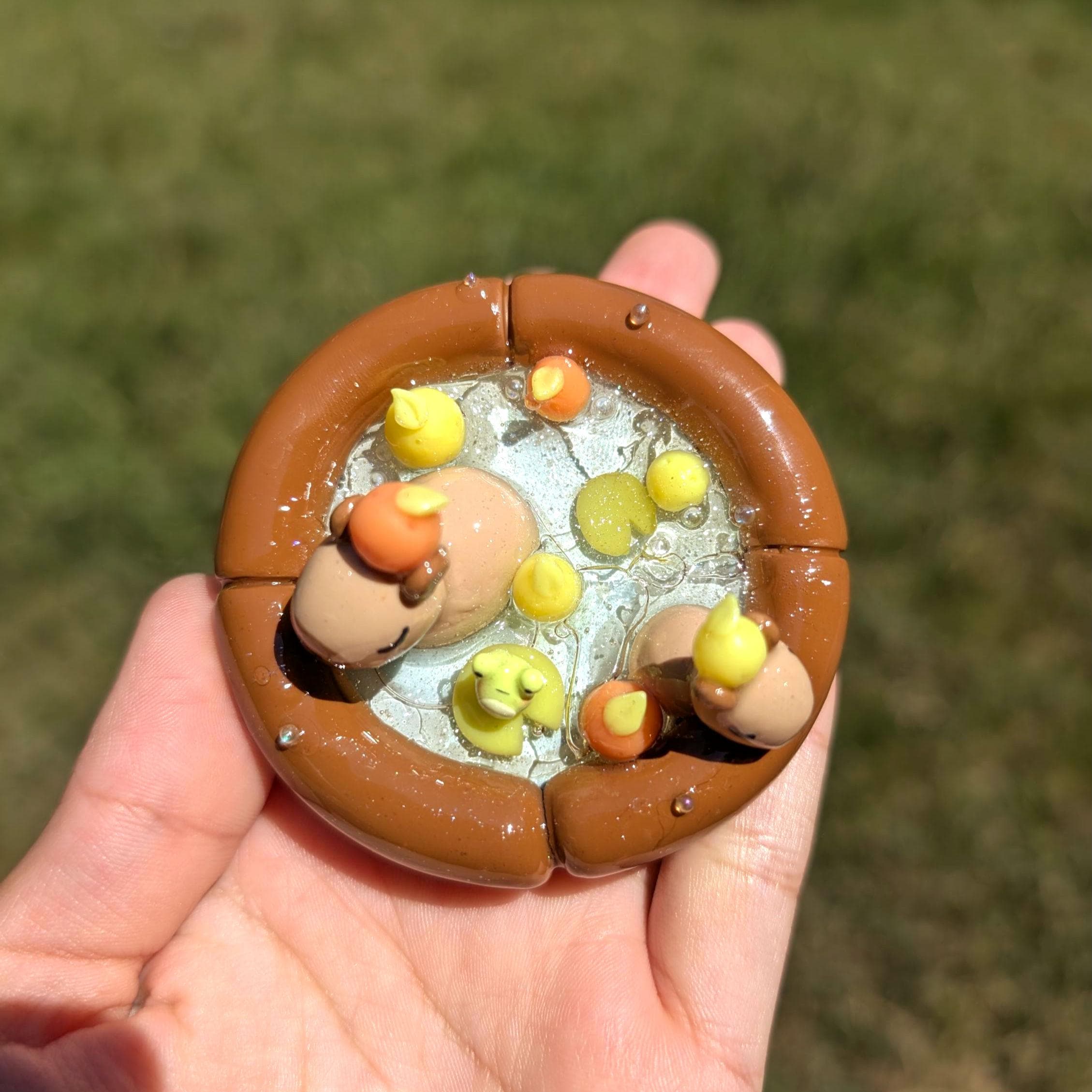 Capybara Desk Buddy, Handmade Polymer Clay Figurine, Desk Decor - Etsy