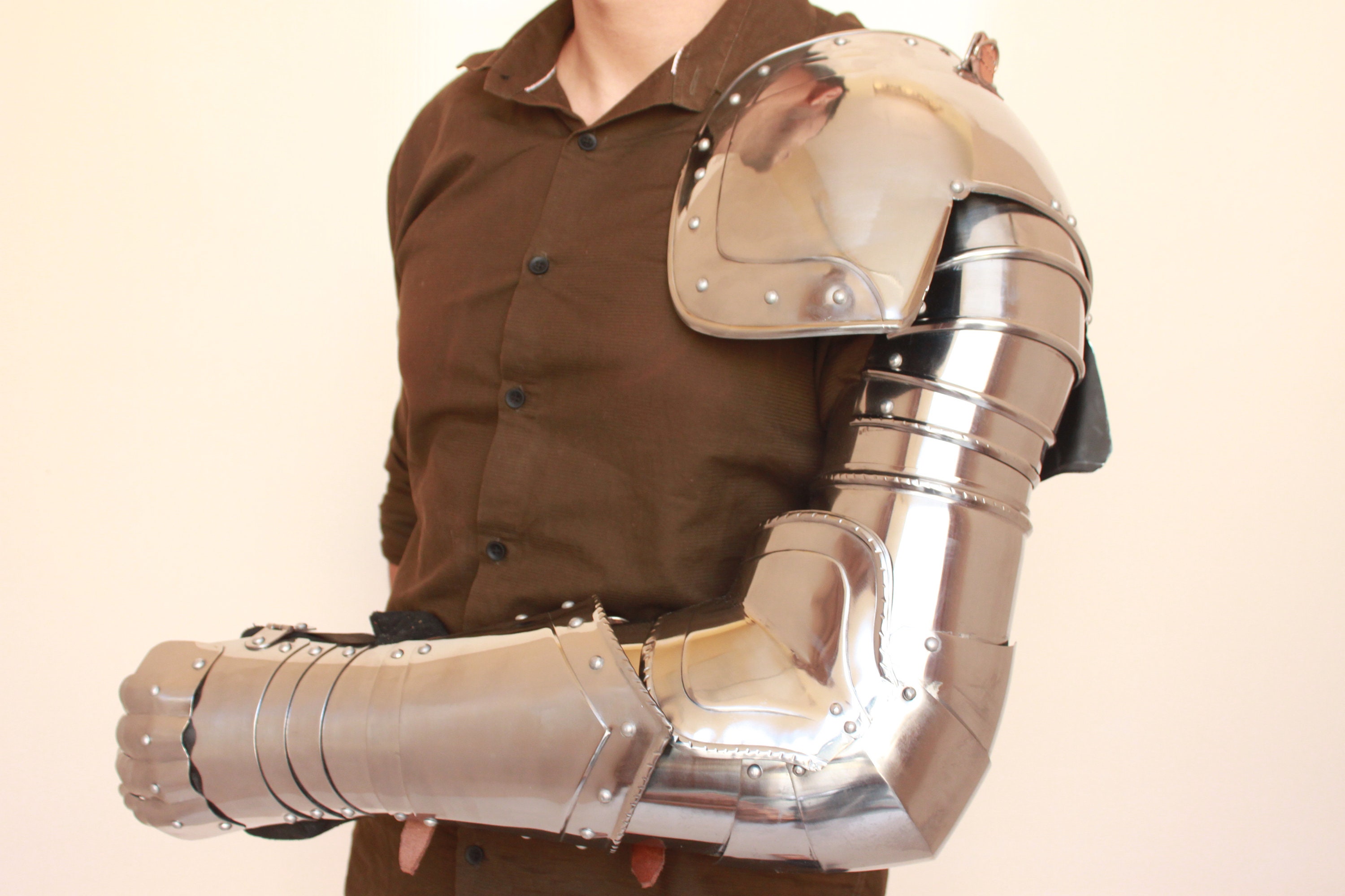 HANDMADE Single Full Arm Set With Gauntlets and Pauldrons Costume - Etsy