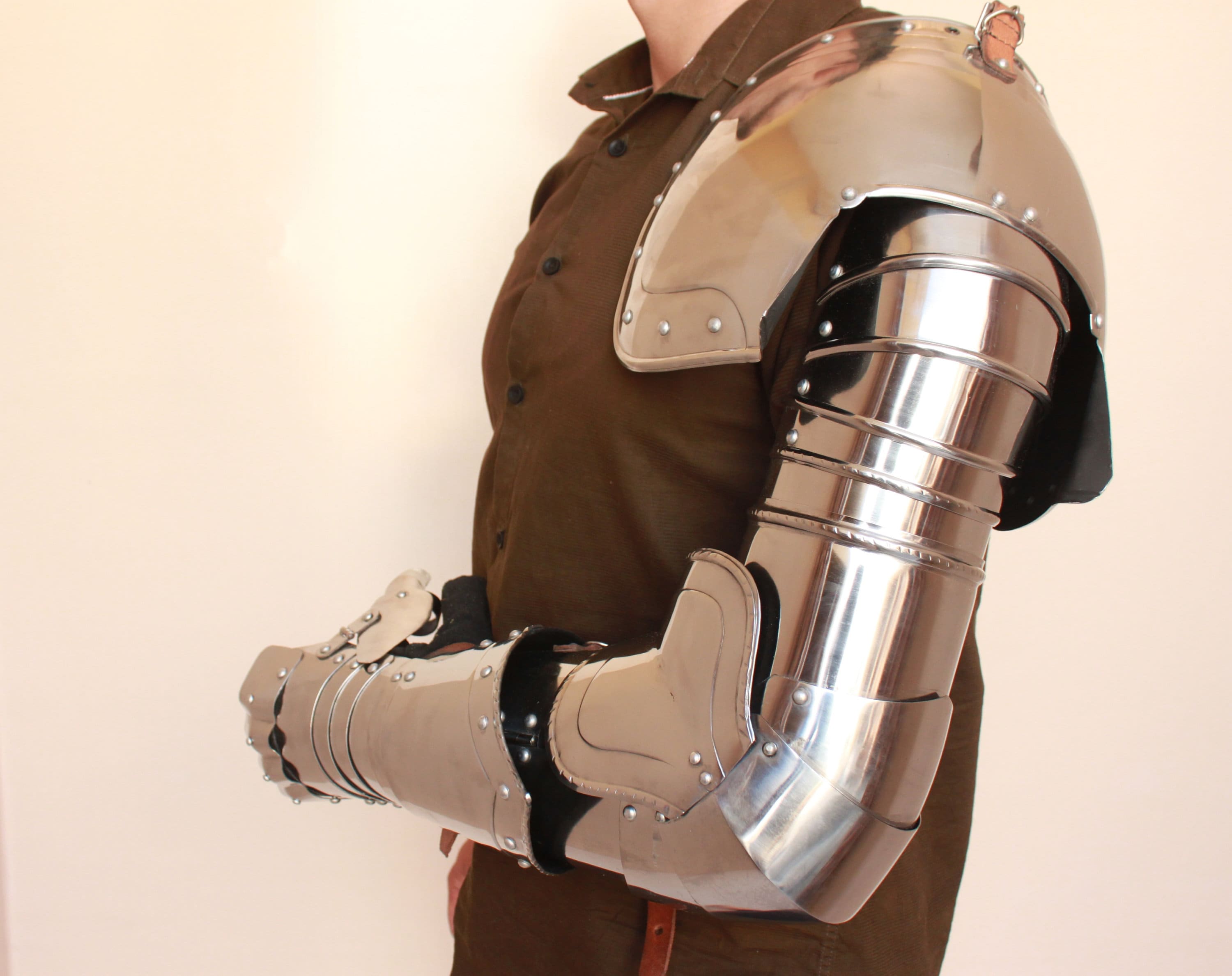 HANDMADE Single Full Arm Set With Gauntlets and Pauldrons Costume - Etsy