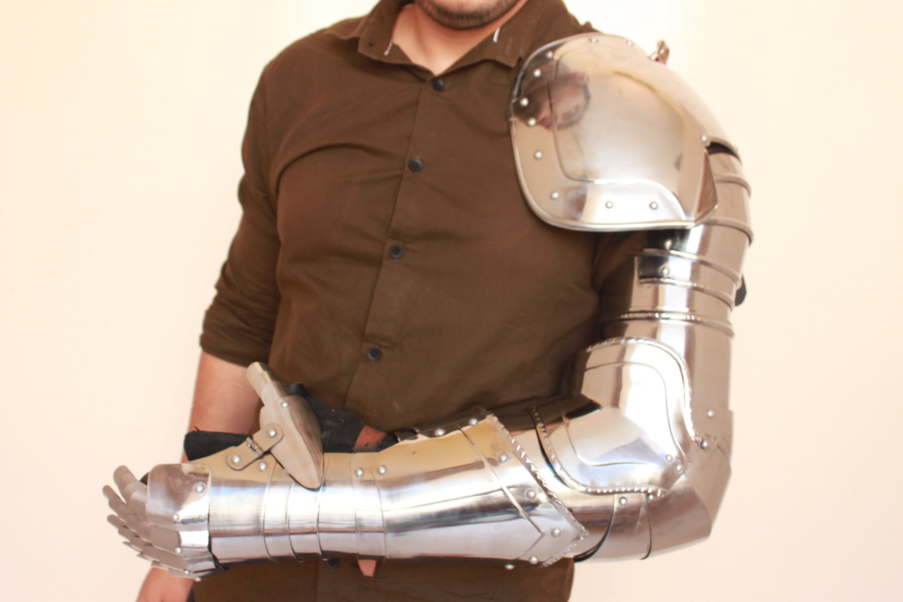 HANDMADE Single Full Arm Set With Gauntlets and Pauldrons Costume - Etsy