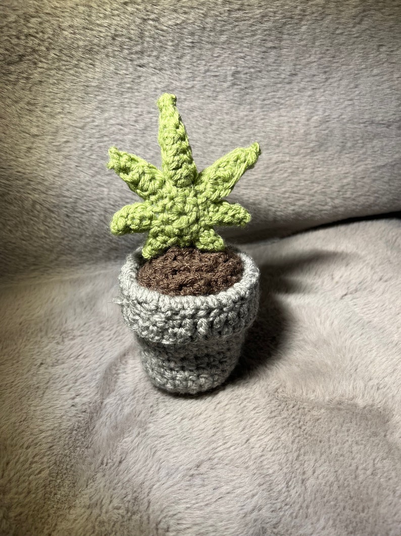 Mini Crochet Cannabis Plant PDF Pattern - Etsy
