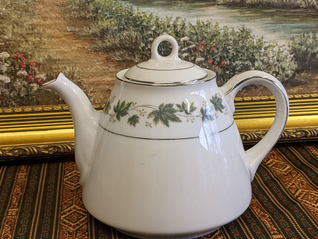 Small Noritake RC Yvette Maple Leaf Design Tea Pot - Etsy