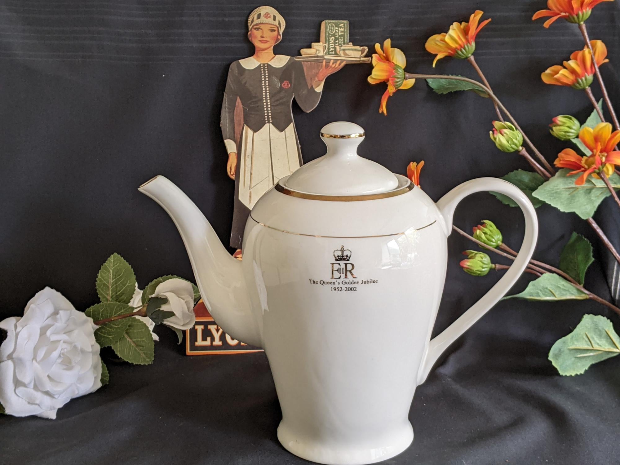 Queen Elizabeth Golden Jubilee Teapot (1952-2002) - Etsy