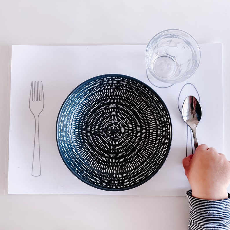 Montessori Outlines Placemat, Canva Template, Simple Placemat ...