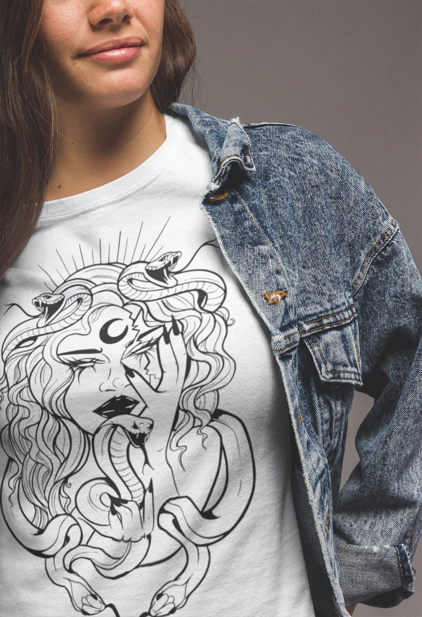 Medusa's Face Unisex T-shirt | Medusa Greek Mythology T-shirt for Men ...