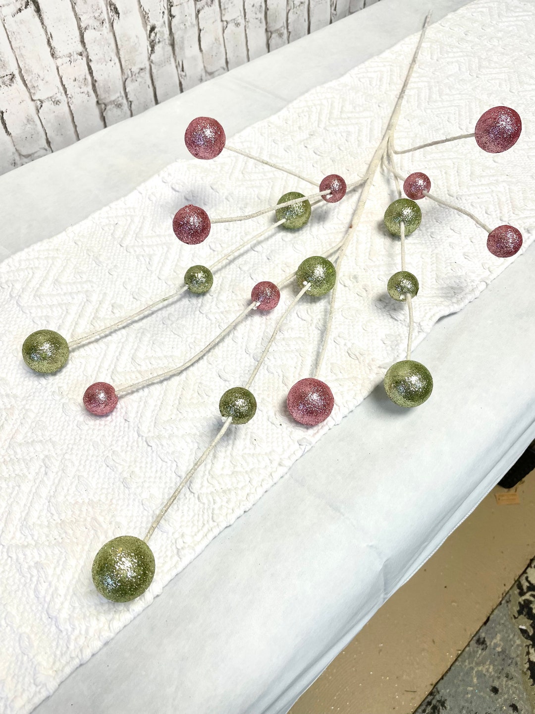 Christmas Spray, Pastel Christmas Spray, Pastel Glitter Ball Spray ...