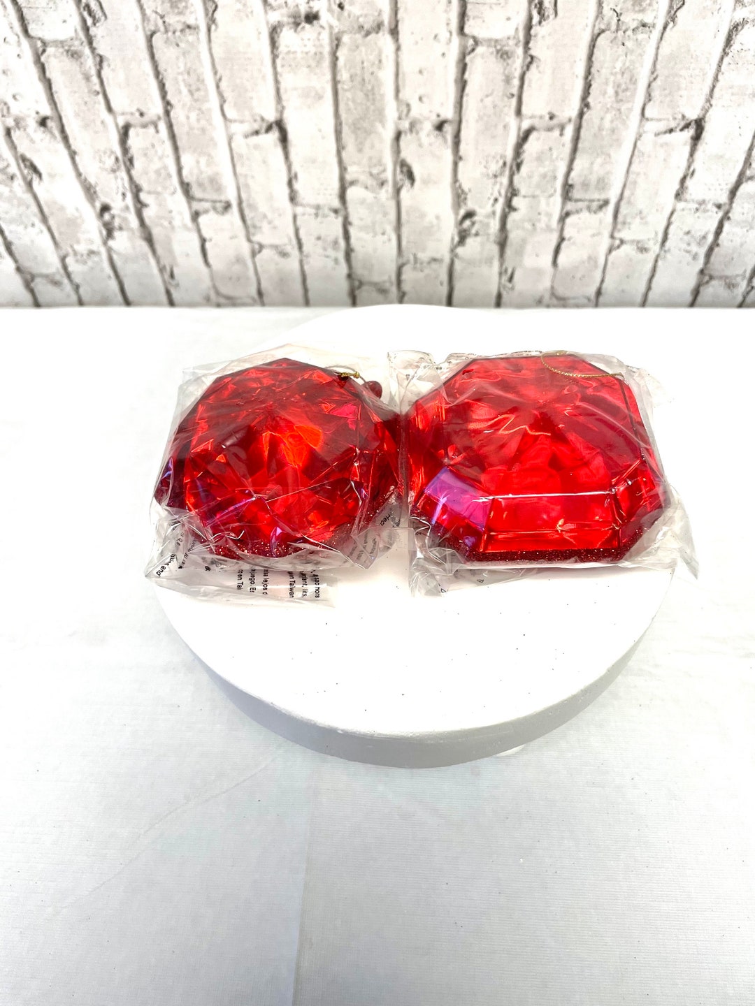 4 Inch 2 Pack Red Square/ Round Jewels, MTX67413, 4 Inch Red Gems, 2 ...