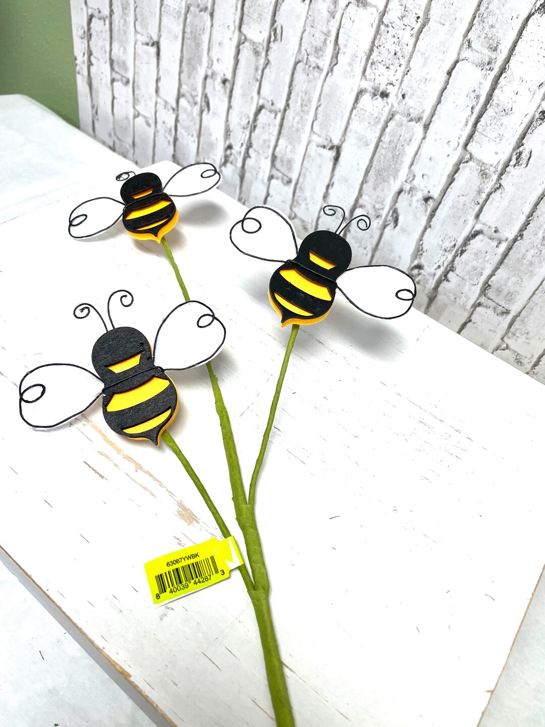 Bee Spray, Bumble Bee Spray, Bee Pick, Bumble Bee Pick, Spring Bee ...