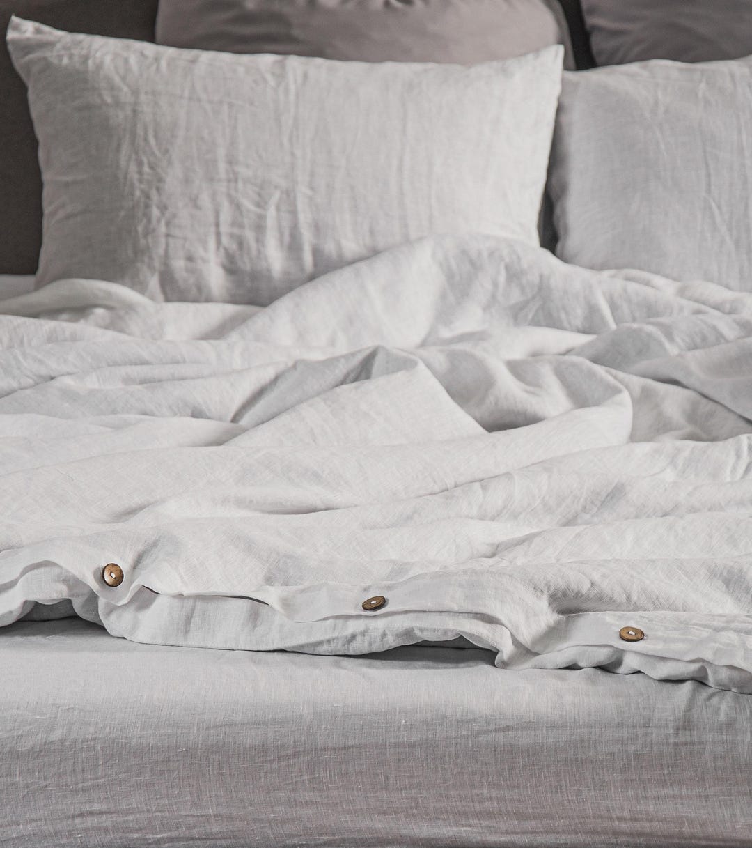 Linen Duvet Cover With Coconut Buttons. Stonewashed Duvet Cover ...