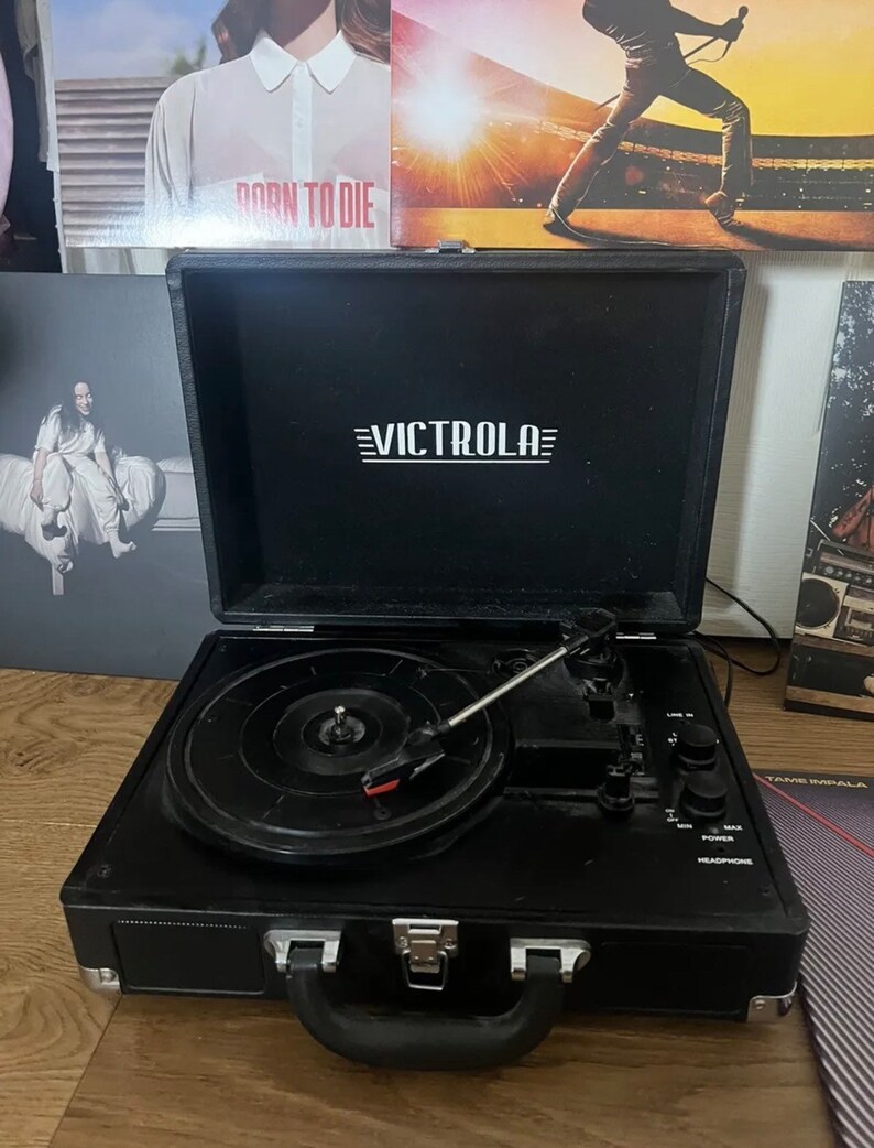 Victrola Record Player With 6 Vinyl Records! - Etsy