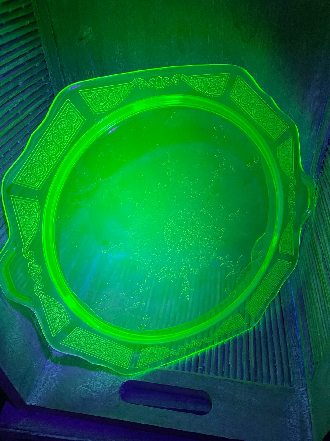 Green Glows Princess Footed Cake Plate - Etsy