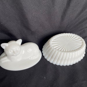 Westmorland Milk Glass Cat on a Nest - Etsy