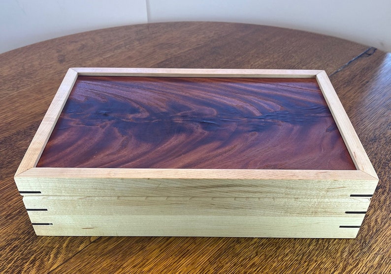 Large Maple and Mahogany Keepsake Wood Box - Etsy