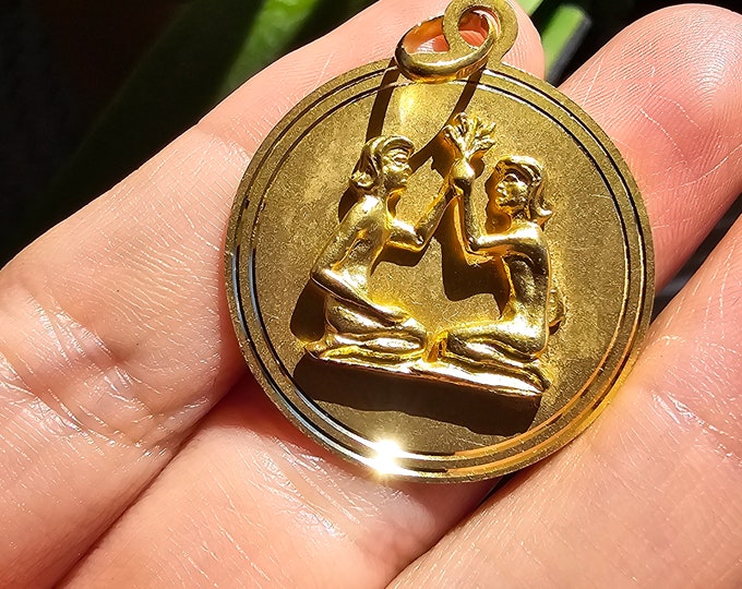 Large 18 Karat Solid Gold Gemini Zodiac Medallion Pendant - Etsy