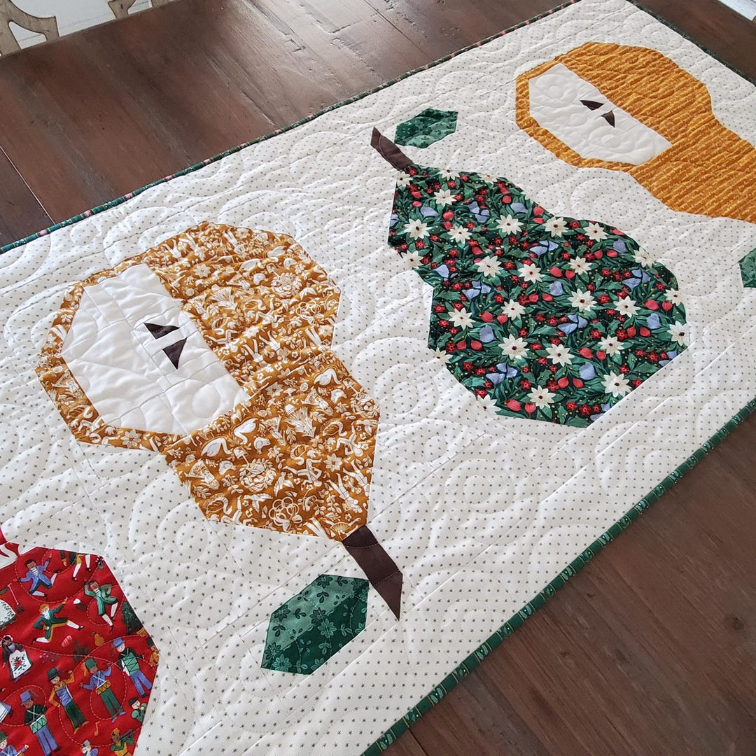 Pear Season Christmas Table Runner - Handmade Quilted Table Runner - 21 ...