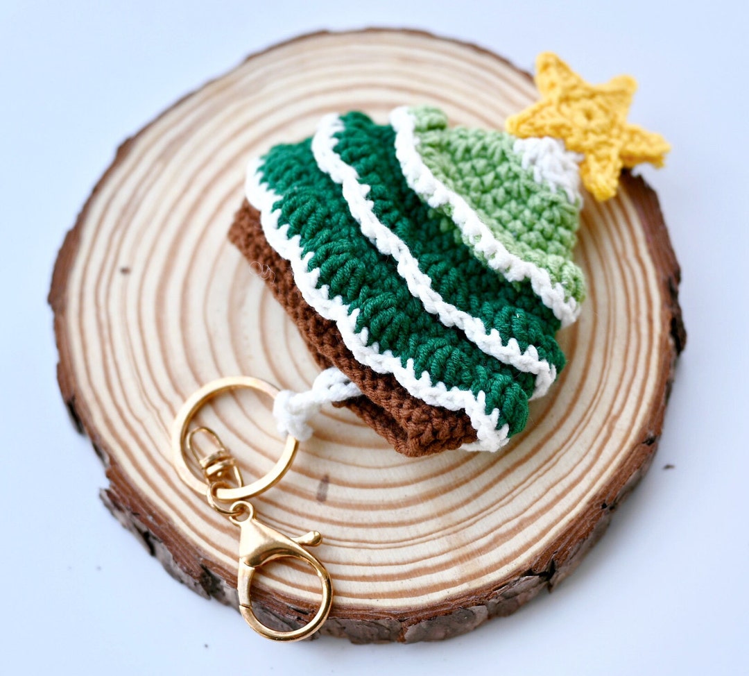 Crochet Christmas Tree Keychain With Yellow Star, Knitted Christmas ...
