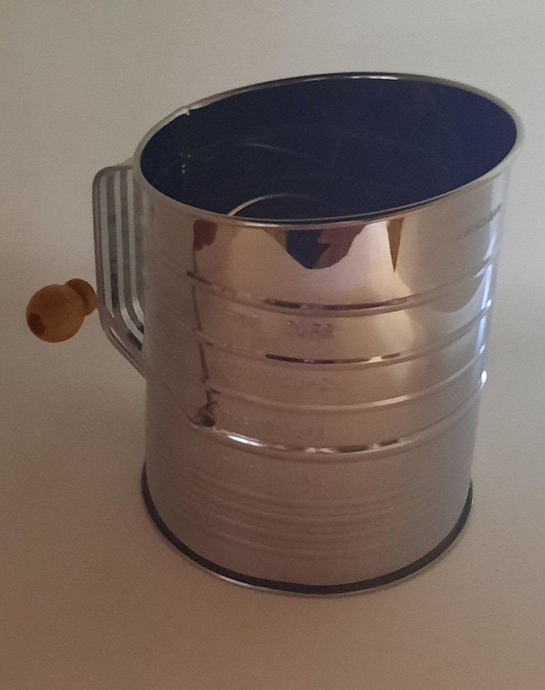 Vintage Fairgrove Five Cup Metal Sifter,flour Sifter,vintage Flour ...