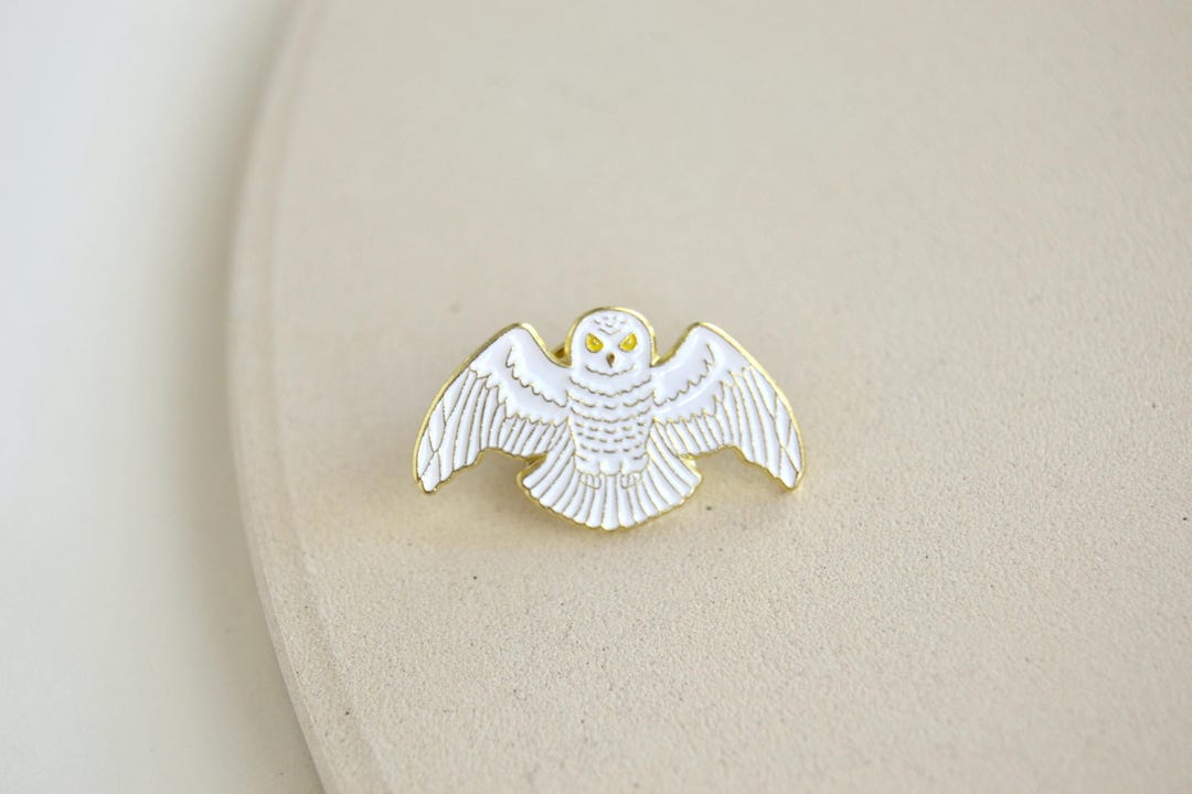 Pin / Brooch Enamel as Hedwig From Harry Potter - Harry Potter Merch ...